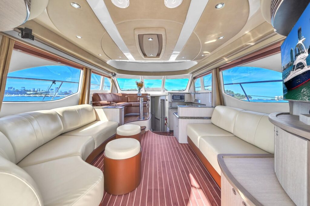 55’ Sea Ray Sundancer FLYBRIDGE | The Advantaged