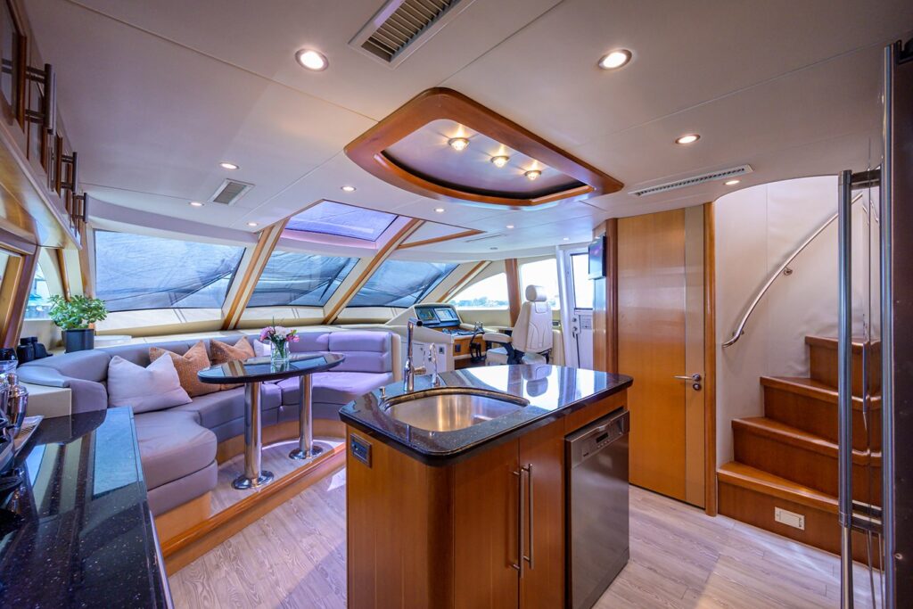 84' Lazzara Luxury Yacht Charter | The Advantaged