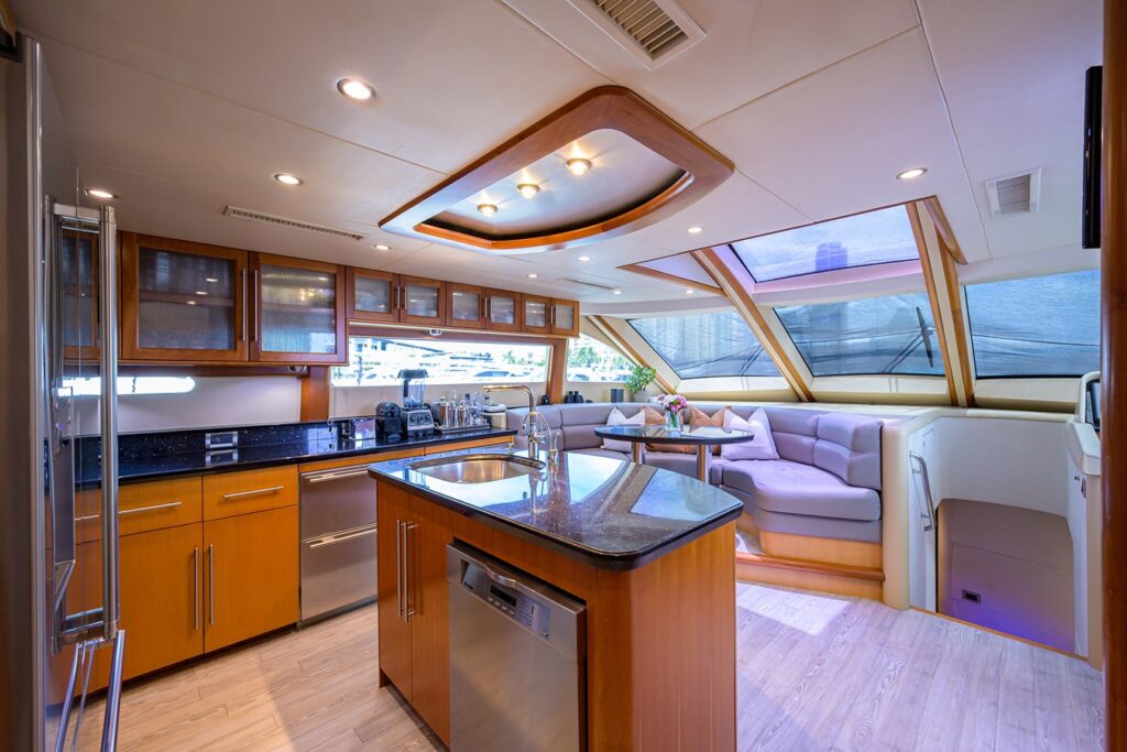 84' Lazzara Luxury Yacht Charter | The Advantaged