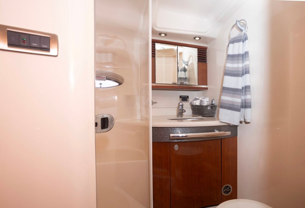 54’ Sea Ray Sundancer Yacht for Sale in Miami, FL | The Advantaged